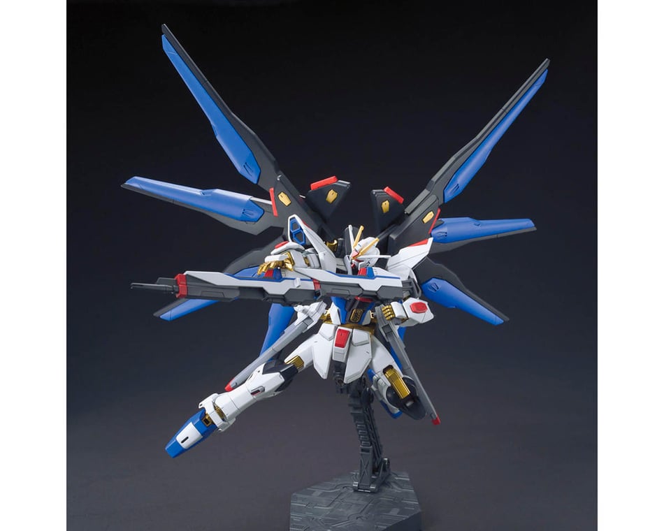 SD Destiny Gundam Bandai SD EX-Standard Destiny Gundam Model Kit ...